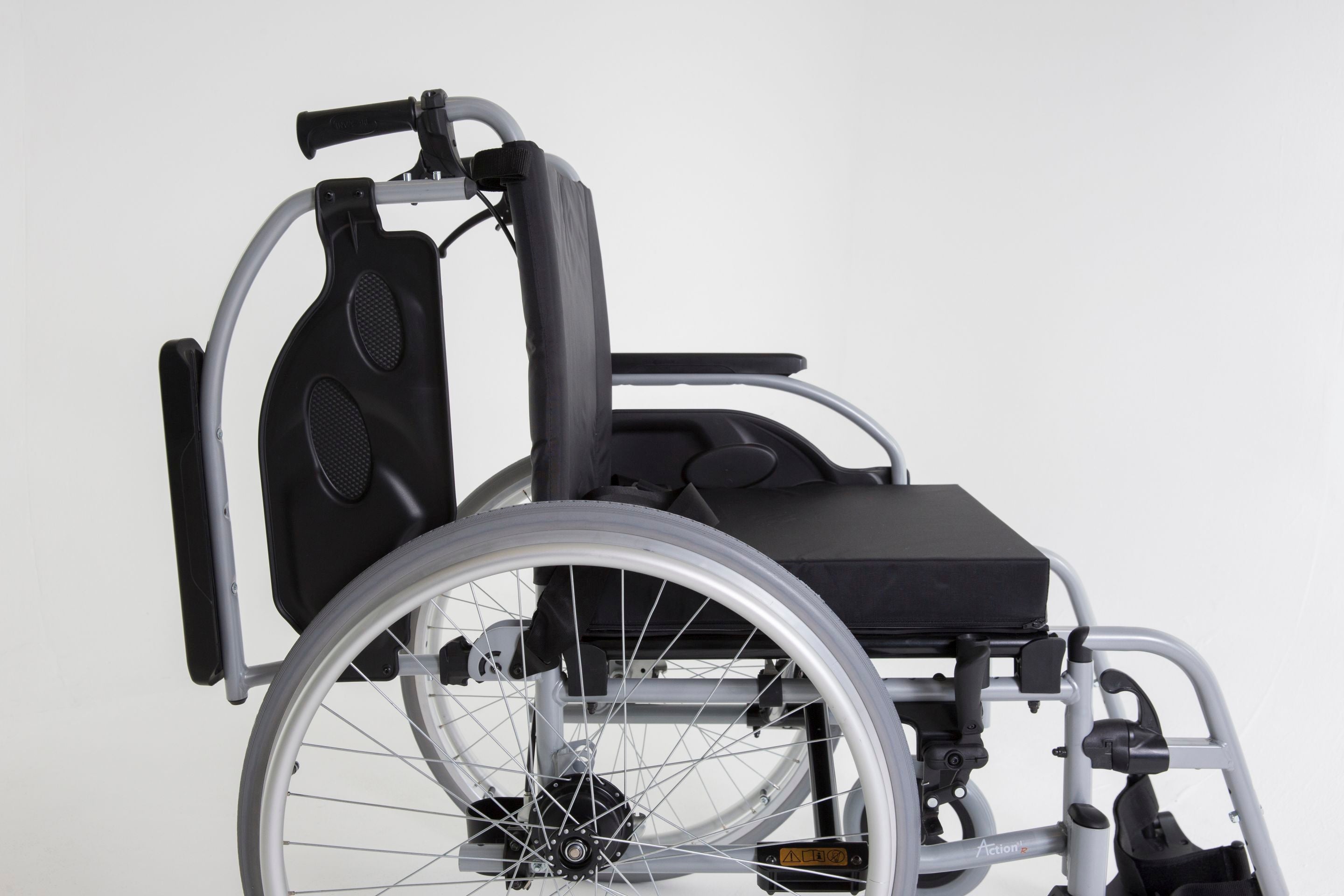 Action 1R Wheelchair Self Propelled — Invacare Online NZ
